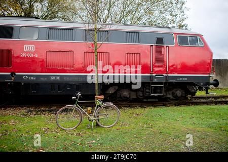 Oldenburg, Deutschland. November 2023. Eine Diesellokomotive der ...