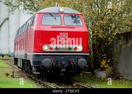 Oldenburg, Deutschland. November 2023. Eine Diesellokomotive der ...