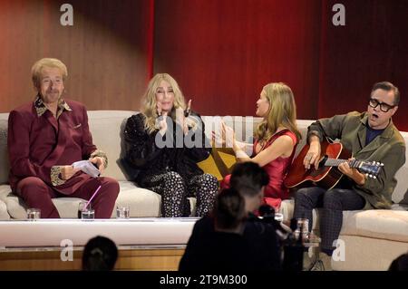 Thomas Gottschalk, Cher, Stefanie Stappenbeck und Jan Josef Liefers in der ZDF-Unterhaltungsshow ...