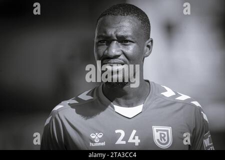 Trauer um den verstorbenen Agyemang Diawusie Jahn Regensburg. Der ...