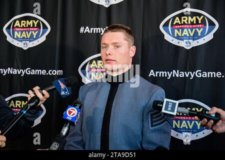 29. November 2023; der Linebacker Leo Lowin der Army Black Knights ...