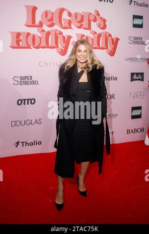 Leger - Holly Jolly Christmas Party Lift Boys Bene Schulz, Julien Brown ...