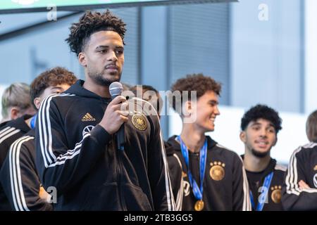 04. Dezember 2023, Hessen, Frankfurt/Main: Fußball: Empfang für U17-Fußballer, nach der WM wird ...