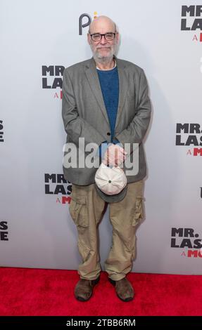 Andy Breckman nimmt am 5. Dezember 2023 an der Premiere von Mr. Monk’s ...