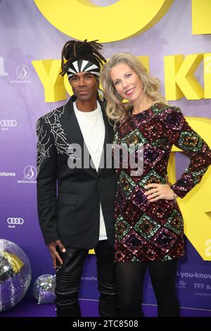 Fabrice Morvan mit Partnerin Tessa van der Steen bei der Premiere des ...