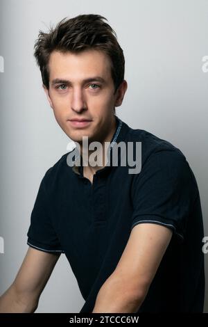 Das Foto vom 15. September 2023 zeigt die drei Mitbegründer von Mistral ...