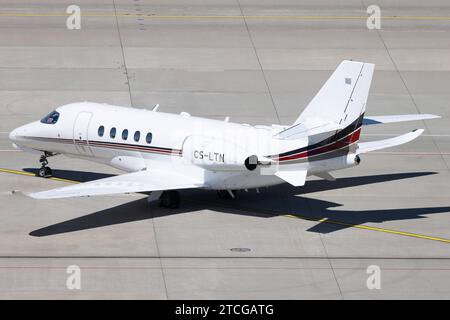 Die Cessna 680A Citation Latitude C68A der Fluglinie NetJets Europe ...