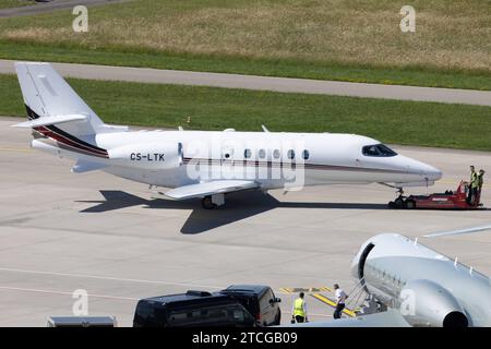 Die Cessna 680A Citation Latitude C68A der Fluglinie NetJets Europe ...