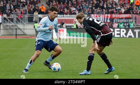 Bild: William Mikelbrencis (Hamburger SV, 2) (l-r). 16.12.2023, Fußball, 2. Bundesliga, 1. FC N ...