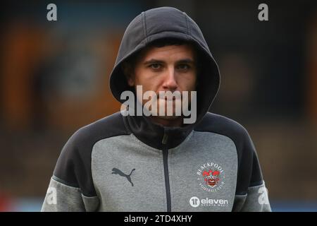 Albie Morgan #8 von Blackpool kommt vor dem Bristol Street Motors ...