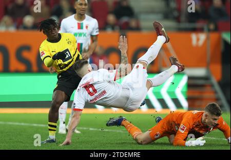 Finn Dahmen vom FC Augsburg Jeffrey Gruweleeuw vom FC Augsburg Samuel ...