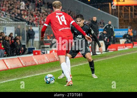 Lucas Brumme (Rot-Weiss Essen, #14) hat sich am Fuss verletzt, GER Rot-Weiss Essen vs. VfB ...