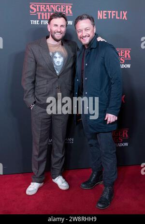 Steven Cree und James McAvoy nehmen am 14. Dezember 2023 im Phoenix ...