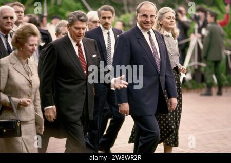 Ronald Reagan, Helmut Kohl an der Berliner Mauer, Berlin, Juni 1987 ...