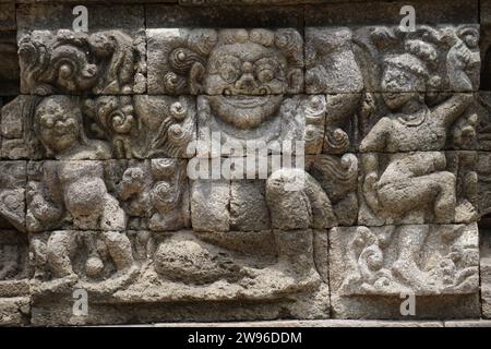 Relief an der Wand des Tegowangi-Tempels in Kediri, Ost-Java. Dieser ...