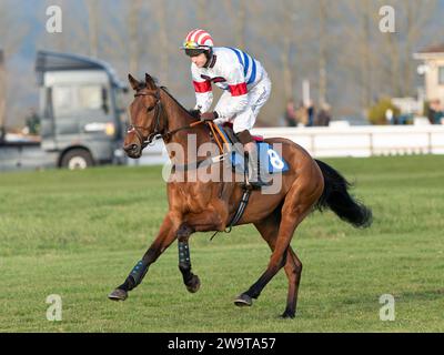 Farceur de Maulne, geritten von Brendan Powell und trainiert von ...