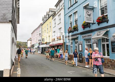 Looe Cornwall, The Black Swan Inn and Pub Restaurant in der Fore Street ...