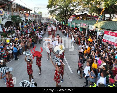 Minalin, Philippinen. Januar 2024. Echte Männer Crossdresses am ...
