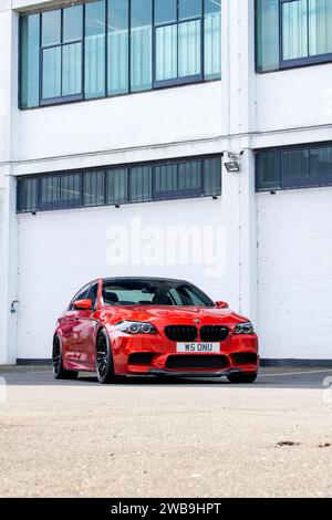 F50 BMW M5 Super Limousine Stockfotografie - Alamy