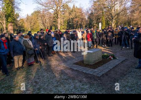 Anlässlich des 90. Jahrestage seiner Hinrichtung weihen die Stadt ...