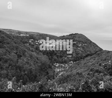 Blick vom Beacon Tor auf Countisbury Hill im Exmoor National Park ...