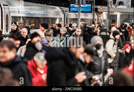 Hamburg, Deutschland. Januar 2024. Nach mehrtägigem Streik der zugführergewerkschaft GDL bei der ...