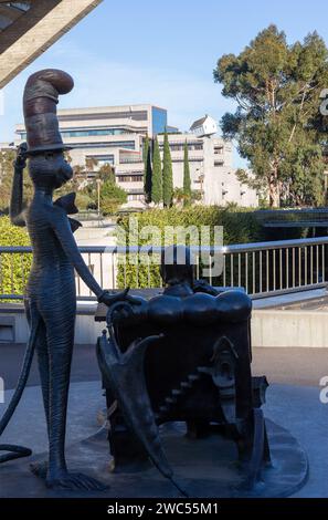 Geisel Public Library Building Exterior mit Statue of Dr Seuss am UCSD ...
