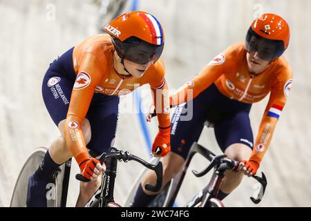 APELDOORN - Lisa van Belle, Marit Raaijmakers (lr) reagieren nach dem ...