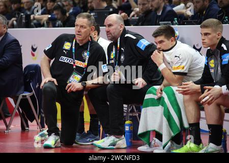 Alfred Gislason (Deutschland, Trainer) im gespraech mit Juri Knorr ...