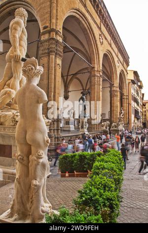 Piazza della Signoria, Statuen von David von Michelangelo und Herkules ...