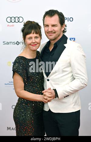 Deutscher Filmball 2024 Zora Thiessen und Felix Klare beim deutschen ...