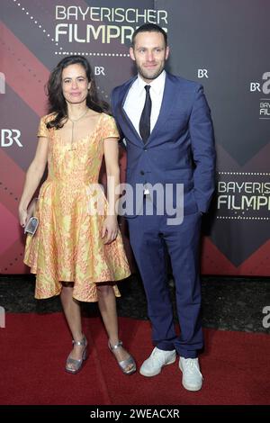 Maya Haddad und Jonathan Müller bei der Verleihung des 45. Bayerische ...