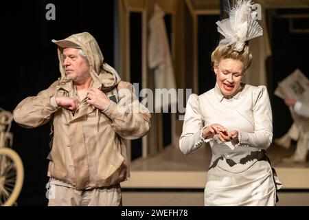 Ensemble Hauptdarsteller sind Lisa Birke Balzer, Steffi Krautz, Peter ...