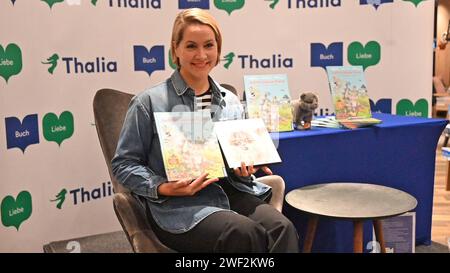 Judith Rakers stellt ihr erstes Kinderbuch Judiths kleine Farm - Kater ...