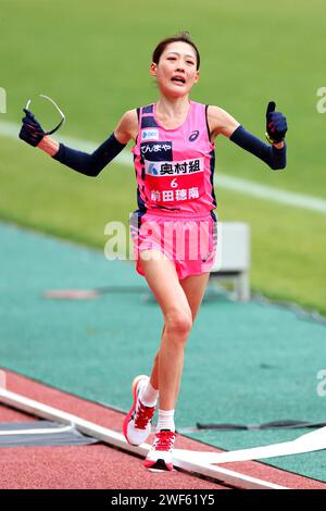 Osaka, Japan. Januar 2024. (L-R) Workenesh Edesa (ETH), Honami Maeda ...
