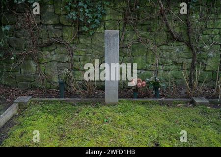 Josef Paul Kleihues, Grab, Waldfriedhof Dahlem, Hüttenweg, Steglitz ...