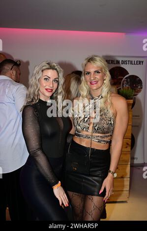 Sabrina Mina Fischer und Alicia Melina Winter geb. Kummer beim Mates ...