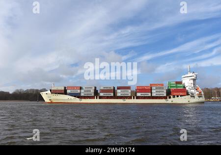 Containerschiff SKALAR im Nord-Ostsee-Kanal Stockfotografie - Alamy