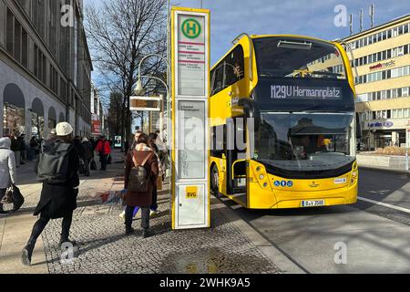 Berlin, Deutschland - M29 BVG-Doppeldecker-Bus in der Oranienstraße ...