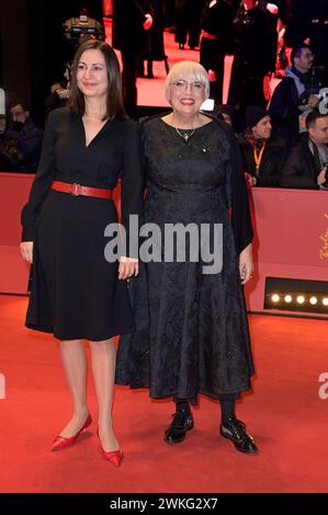 Claudia Roth bei der Verleihung des Goldenen Ehrenbären an Martin ...