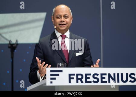 Michael SEN, Vorstandsvorsitzender, CEO, bei seiner Rede ...