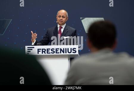 Michael SEN, Vorstandsvorsitzender, CEO, bei seiner Rede ...