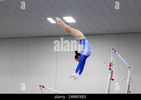 24. Februar 2024: Olympiasiegerin Suni Lee mit Coach Jess Graba beim ...