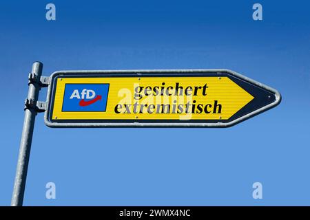 AFD-Pfeil und Schriftzug gesichert extremistisch AfD-Pfeil und Schriftzug gesichert ...