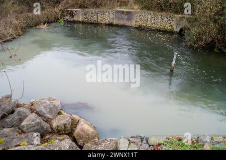 Slough, Großbritannien. März 2024. Die Thames Water leiten Abwässer aus ...