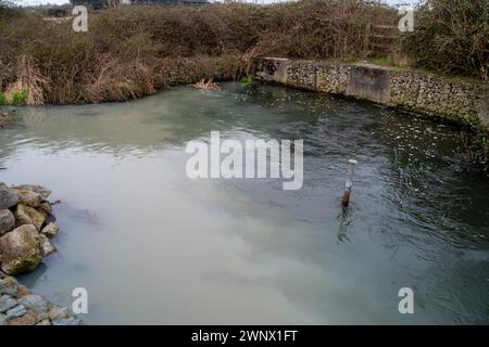 Slough, Großbritannien. März 2024. Die Thames Water leiten Abwässer aus ...