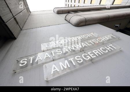 Architektur, Schild, Landgericht, Staatsanwaltschaft, Amtsgericht ...
