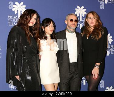 LOS ANGELES - 11. JAN: Jade Halley Bartlett, Jenna Ortega bei der ...