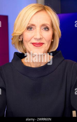 Petra Gerster in der ARD-Talkshow maischberger im Studio Berlin ...