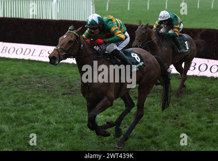 Limerick Lace wurde von Keith Donoghue auf dem Weg zum Sieg der Mrs ...